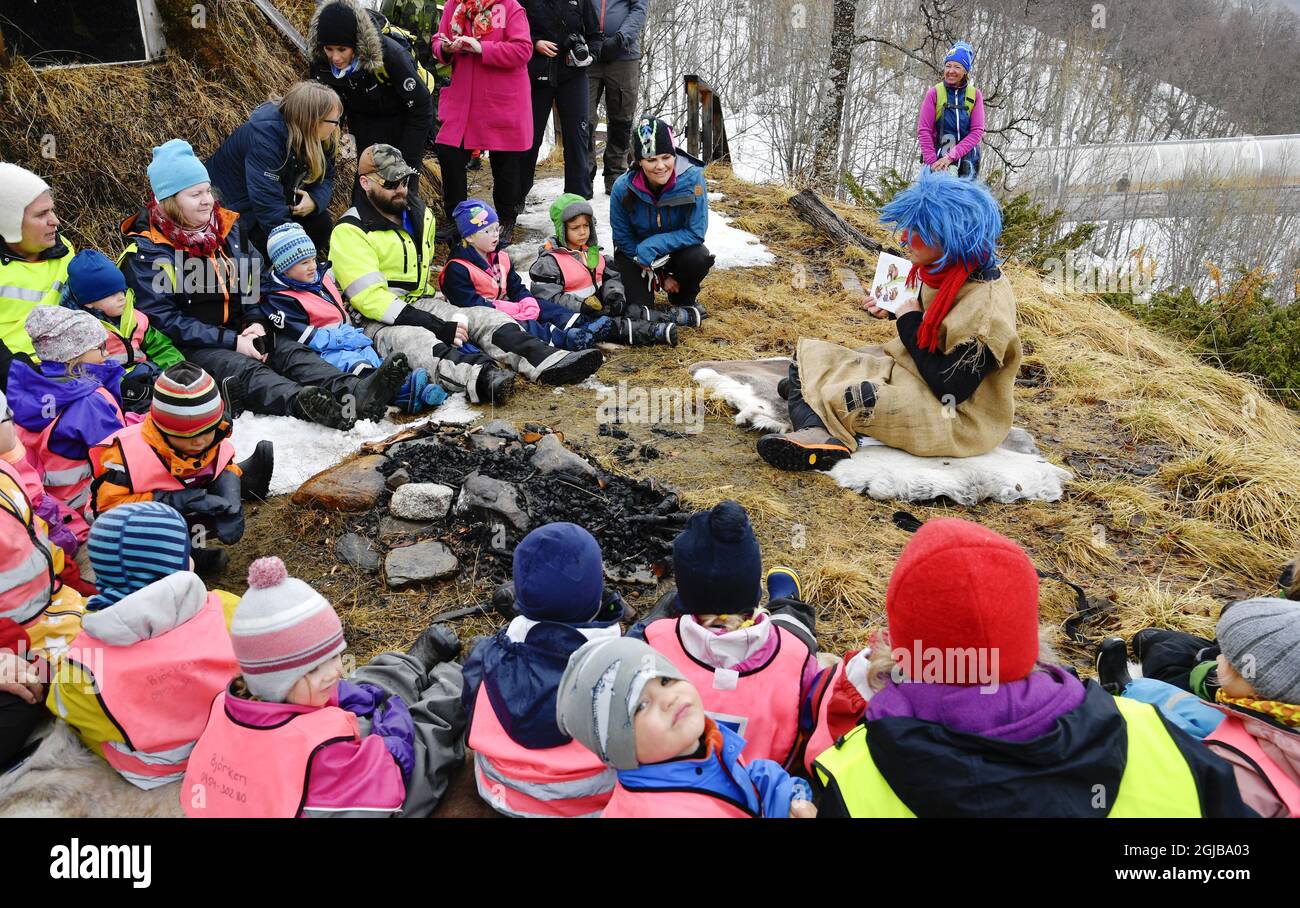 HEMAVAN 2018-04-25 Crown Princess Victoria and children with the ...