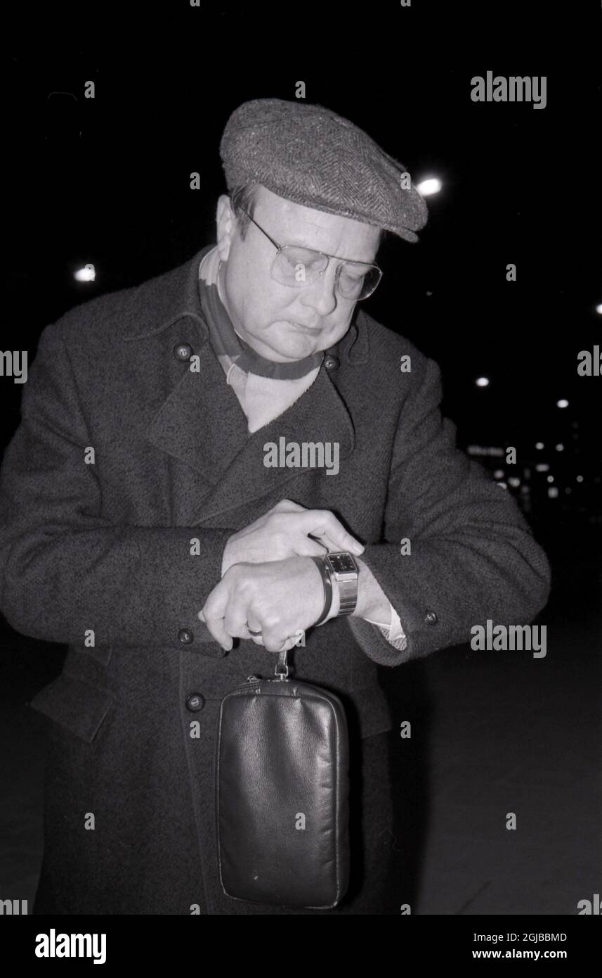 STOCKHOLM 1986-04-07 Stig Engstrom, AKA the Skandia man; is seen near ...