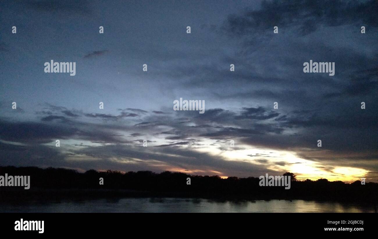 Night sky photos hi-res stock photography and images - Alamy