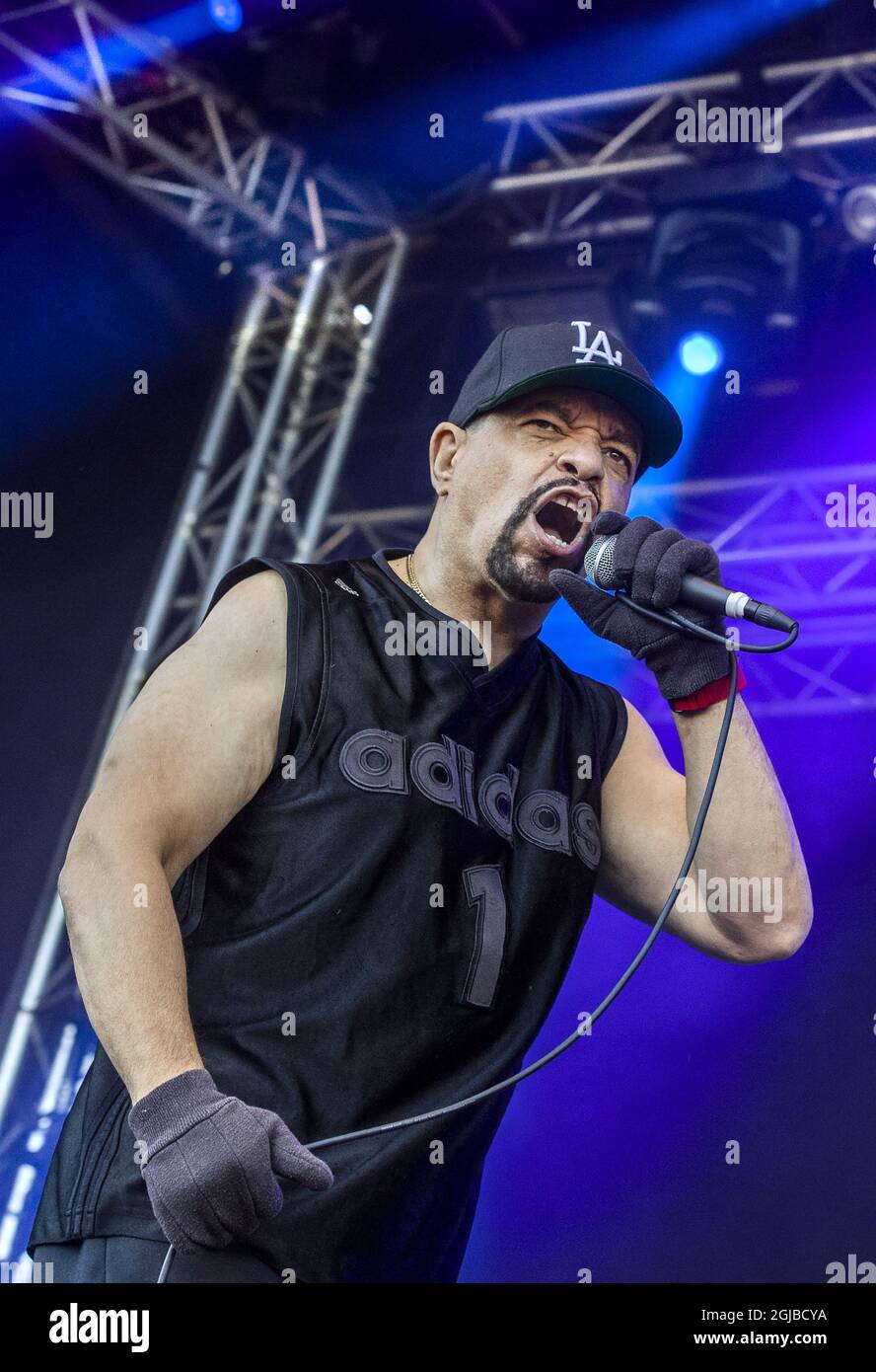 Body count hi-res stock photography and images - Alamy