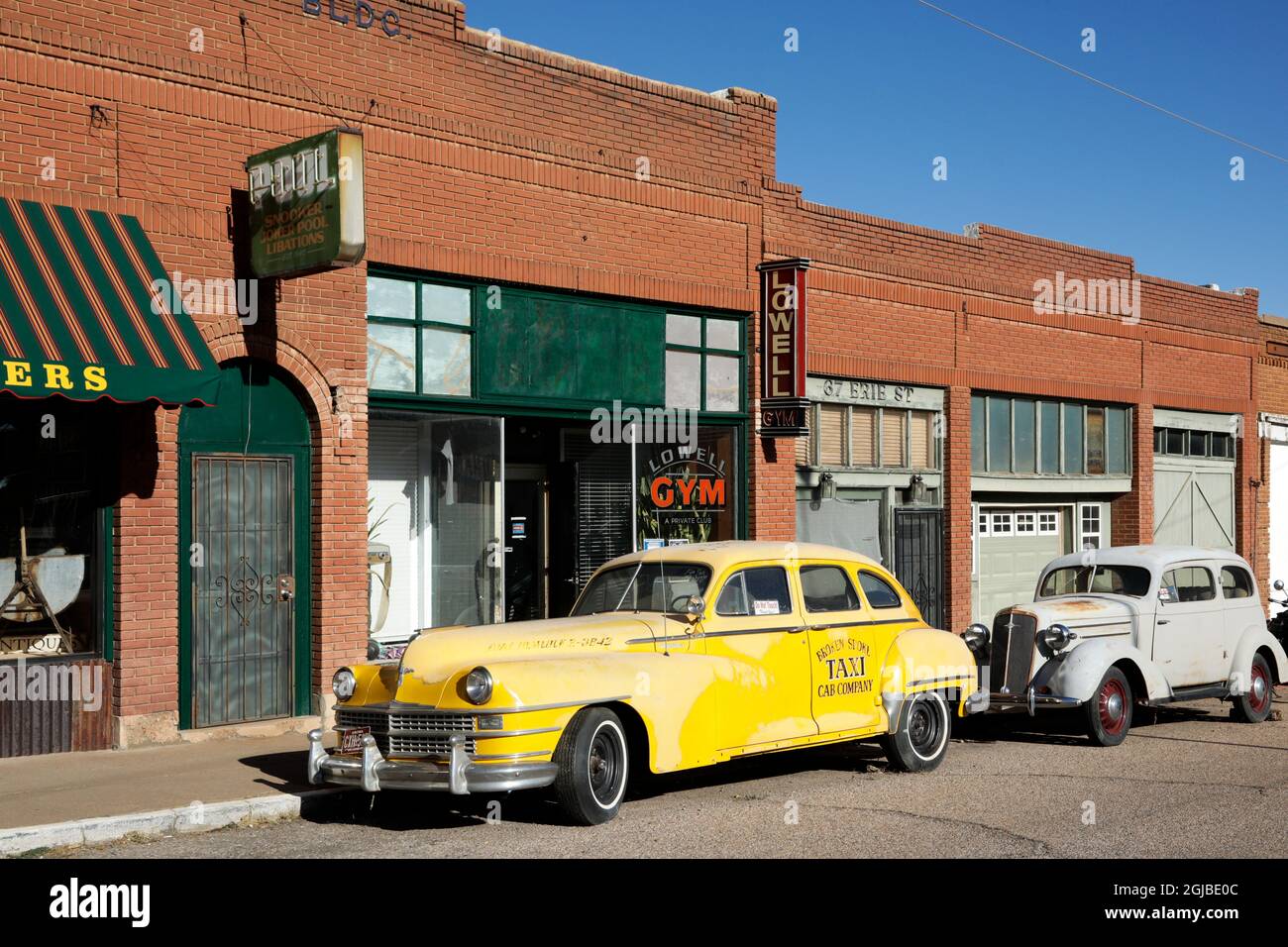 Bisbee, Arizona. Vintage yellow taxi cab Stock Photo - Alamy