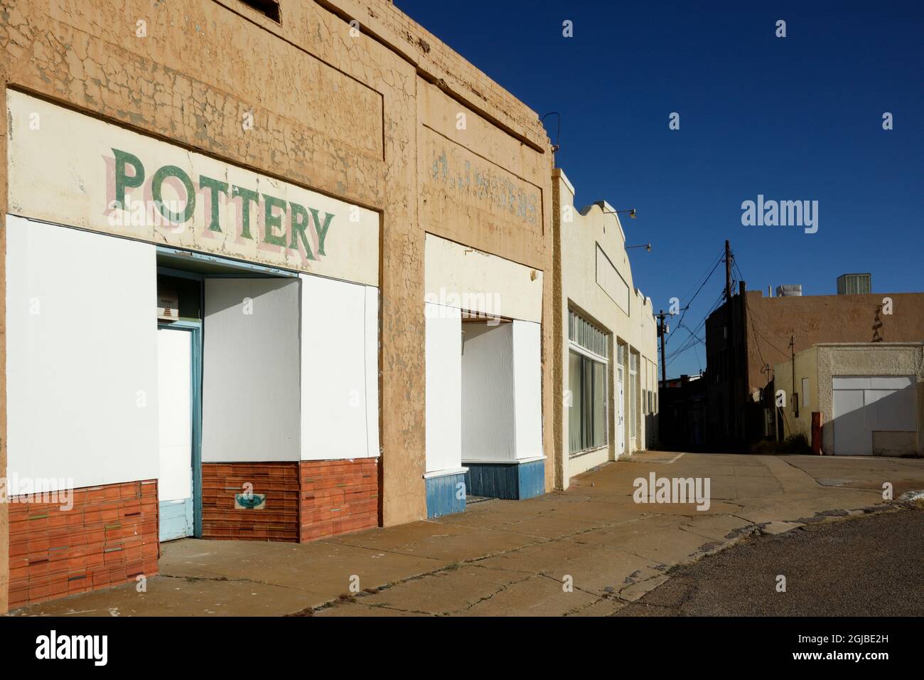 Closed storefronts and usa hi-res stock photography and images - Alamy