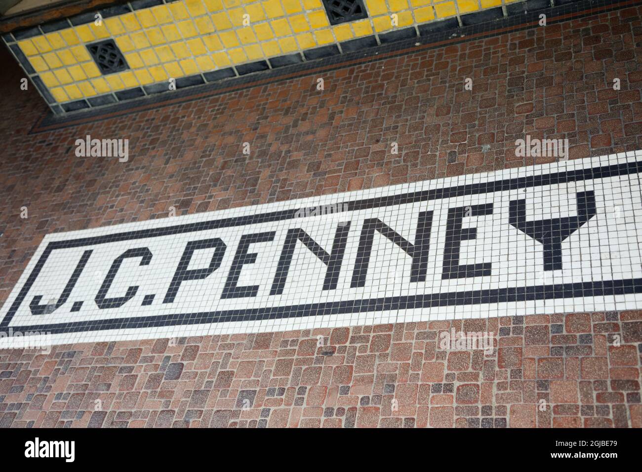 Shady j hi-res stock photography and images - Alamy