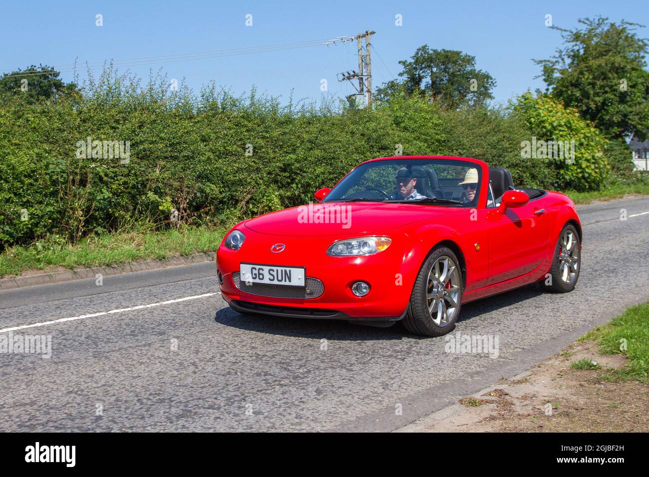 Mazda mx5 side view hi-res stock photography and images - Alamy