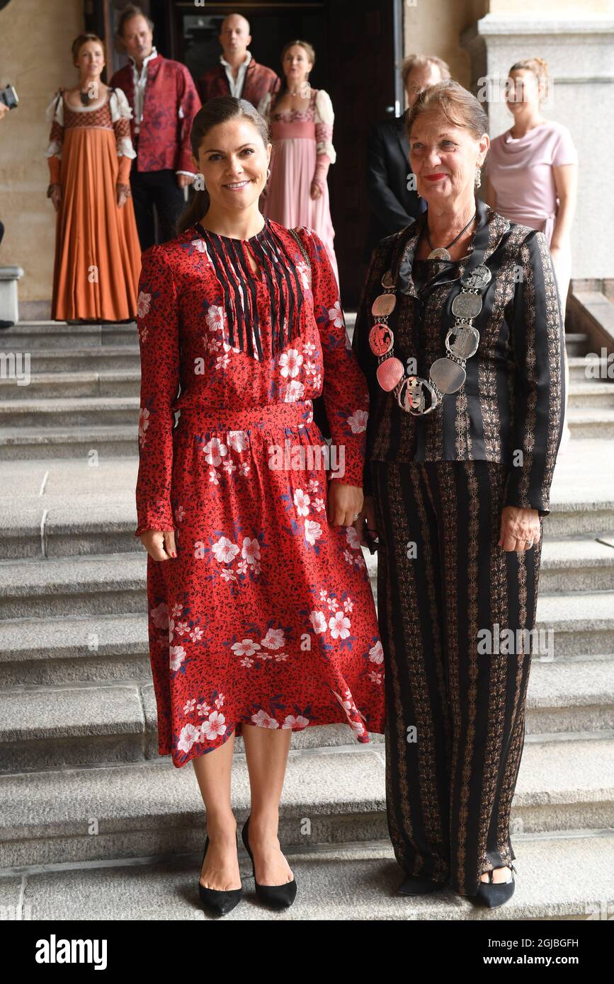 STOCKHOLM 2018-08-30 Crown Princess Victoria is welcomed by Mayor Eva ...
