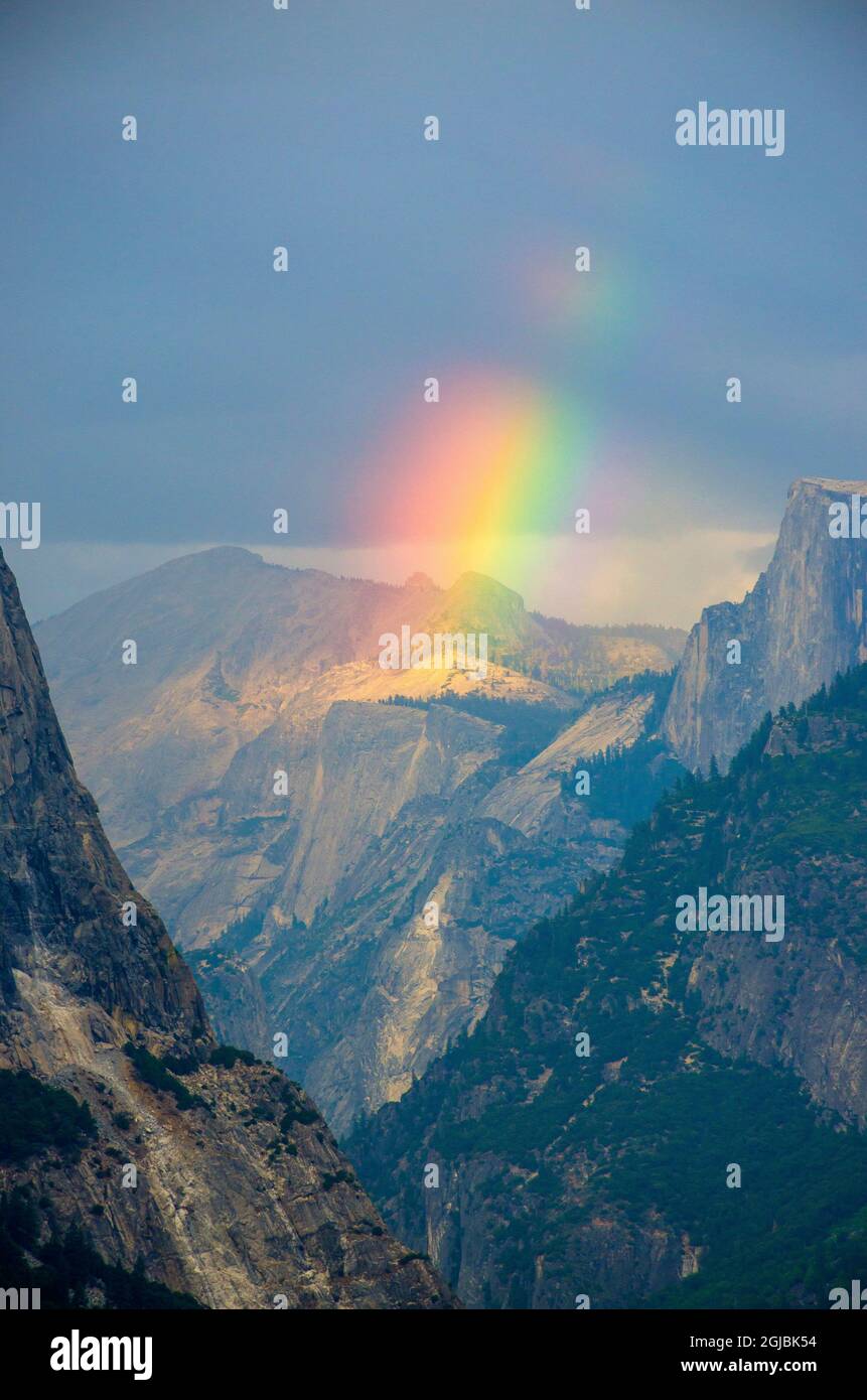 Rainbow over valley hi-res stock photography and images - Alamy