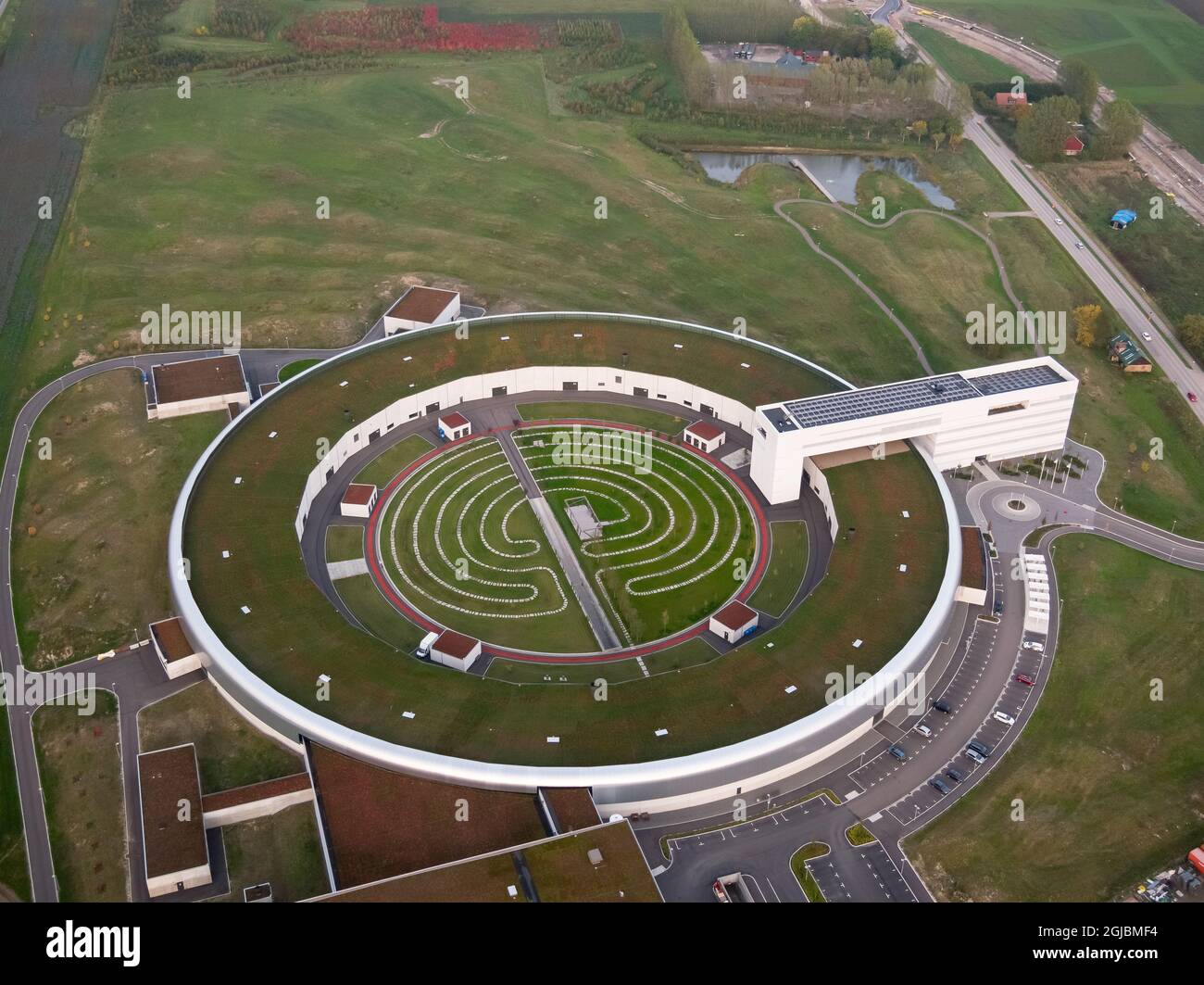 LUND 2018-10-10 MAX IV is the next-generation synchrotron radiation ...