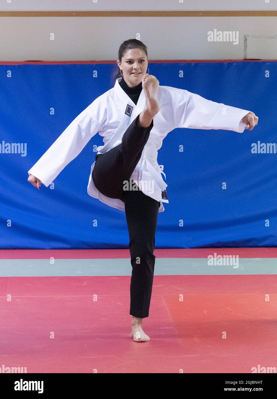 ANGELHOLM 2018-11-16 Crown Princess Victoria tested Karate for the ...