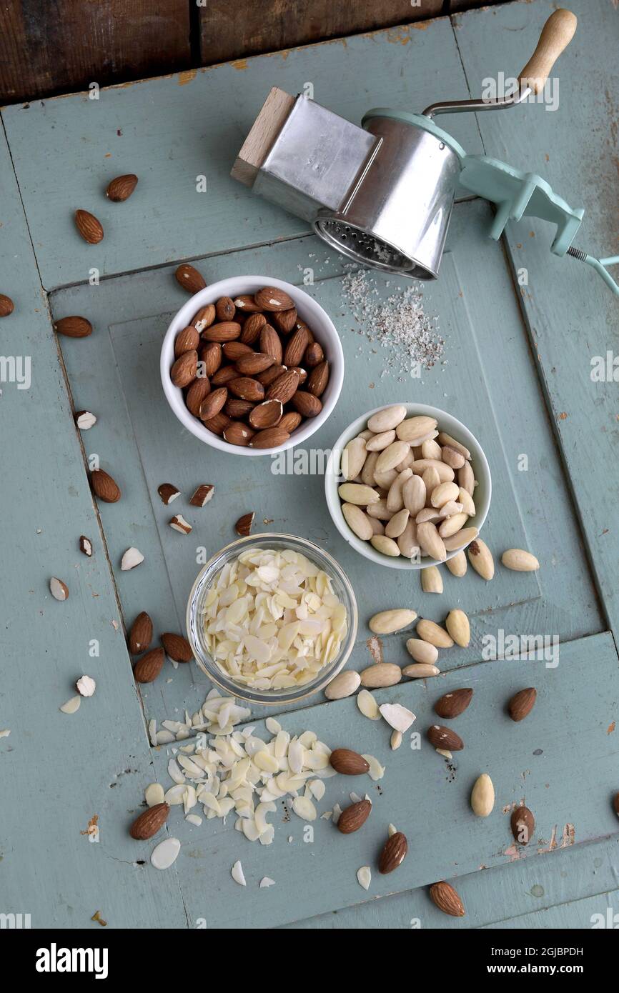 Almonds diffrent shapes and forms, almond mill Foto: Janerik Henriksson ...