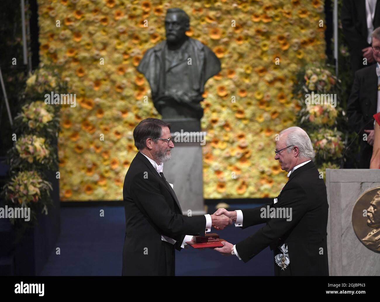 George smith nobel prize hi-res stock photography and images - Alamy