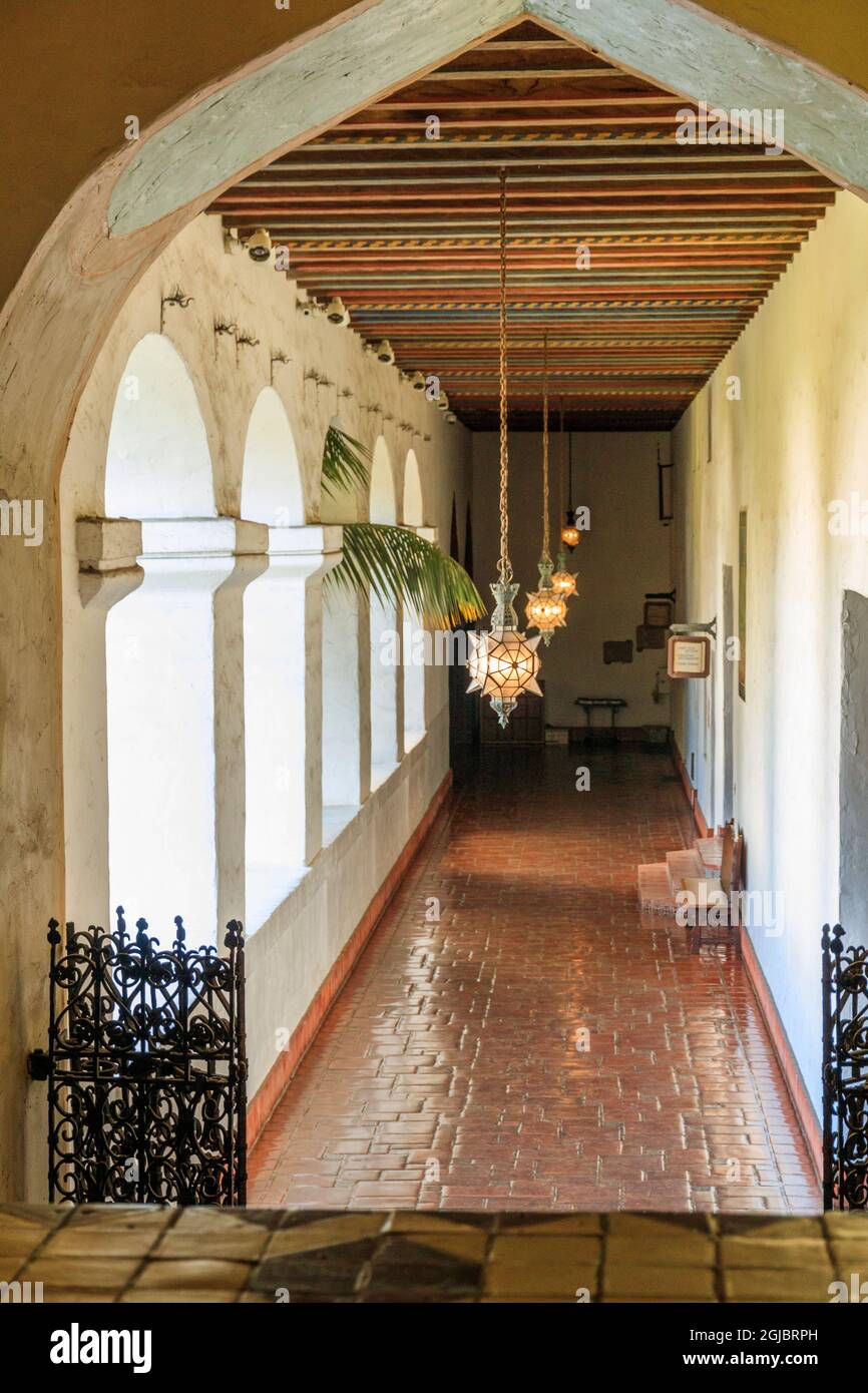 Breezeway hi-res stock photography and images - Alamy