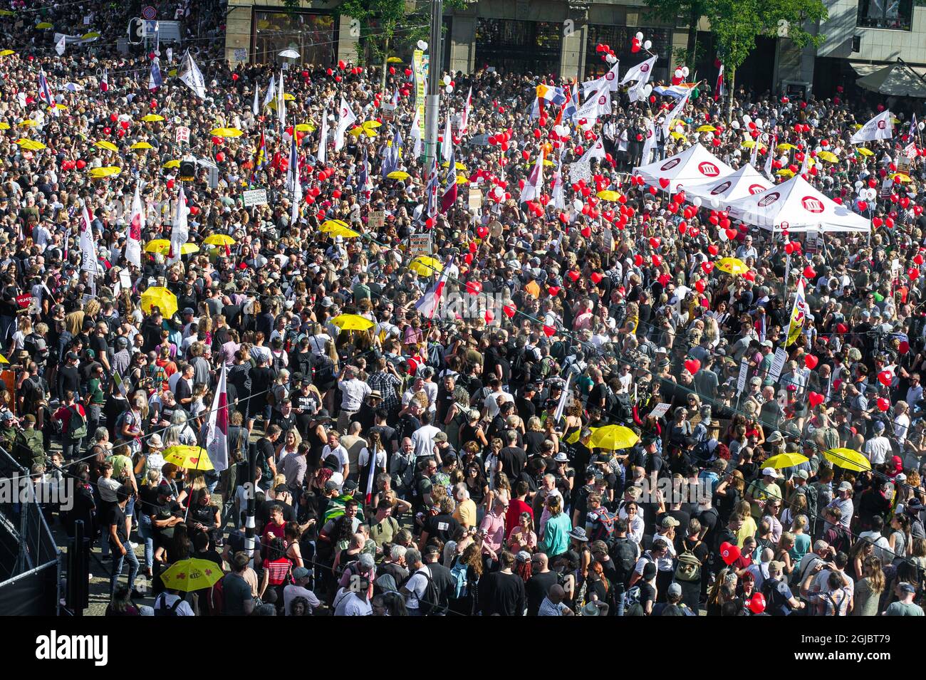 Dam Square, Amsterdam and neighboring streets. Sunday 5th September ...