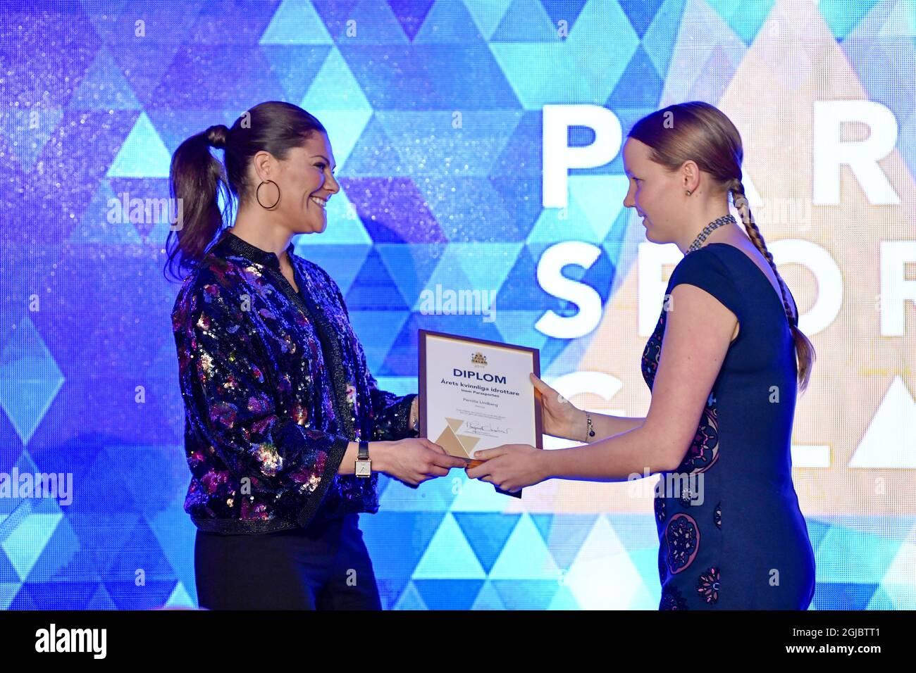 STOCKHOLM 20190203 Crown Princess Victoria presents an award to swimmer ...