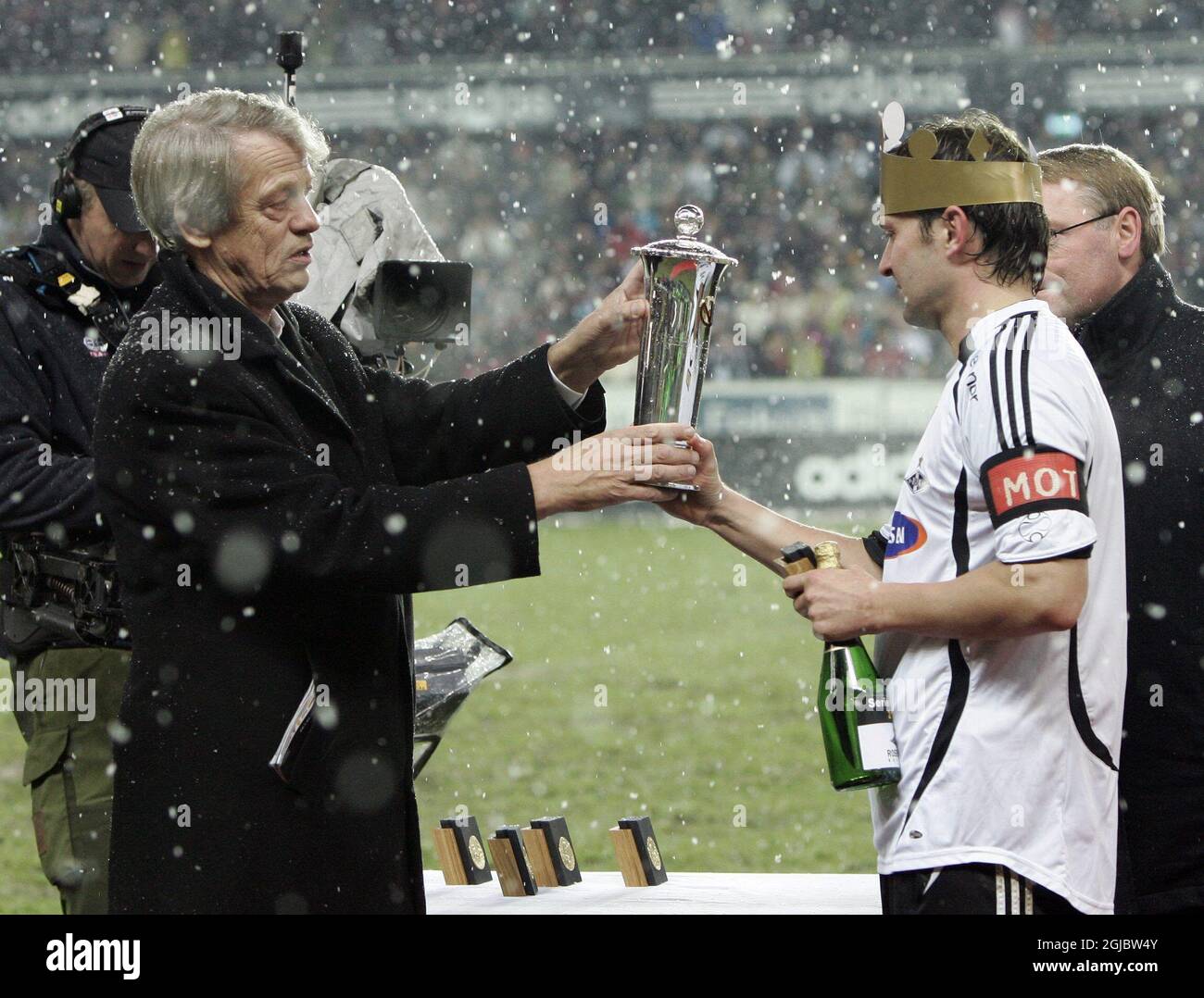 European championship trophy soccer hi-res stock photography and images ...