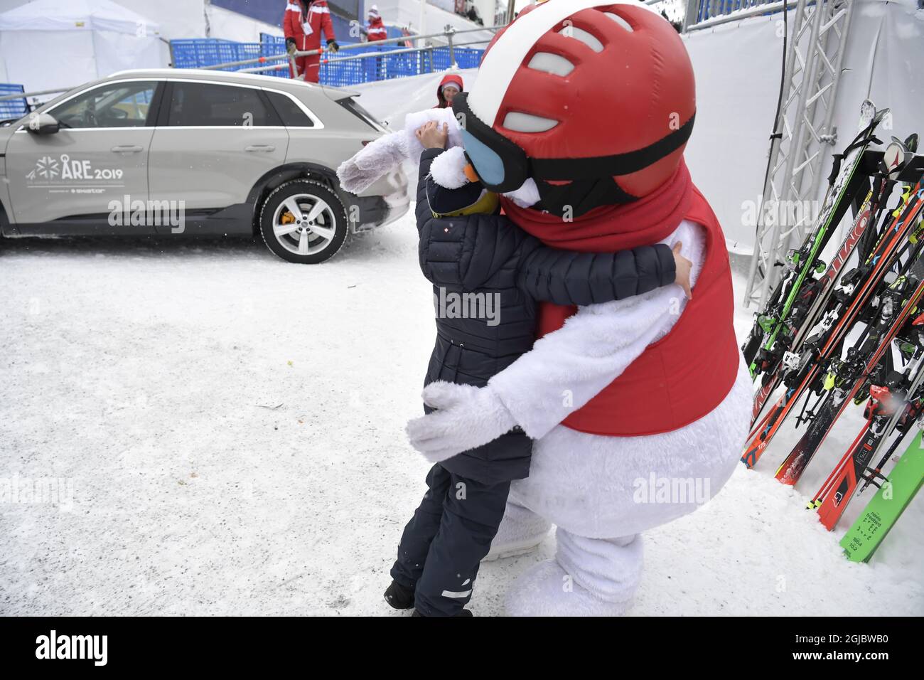 Princess Estelle hug the maskot "Valle"during the WC Alpine in Are ...