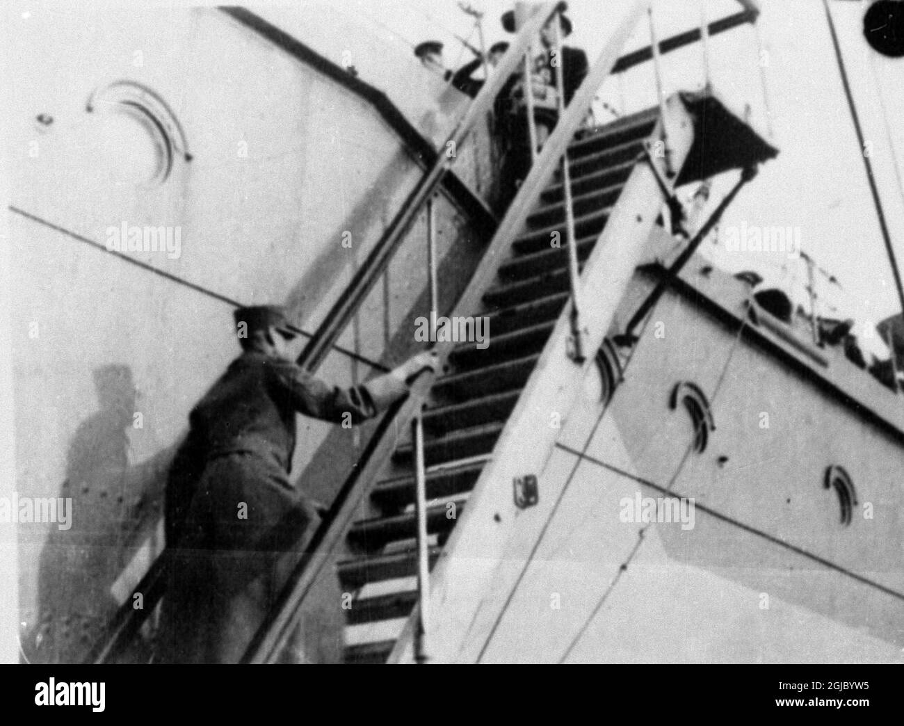 Hms devonshire hi-res stock photography and images - Alamy