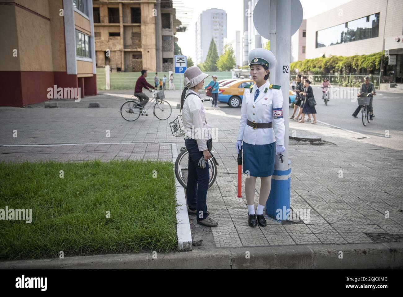 Traffic police in pyongyang hi-res stock photography and images - Alamy