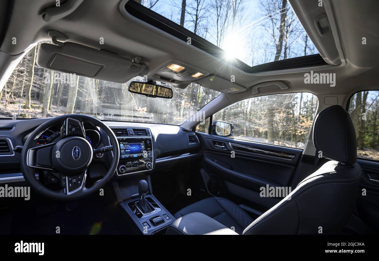 Subaru Outback 2,5i Active , car, street, communication, transport ...