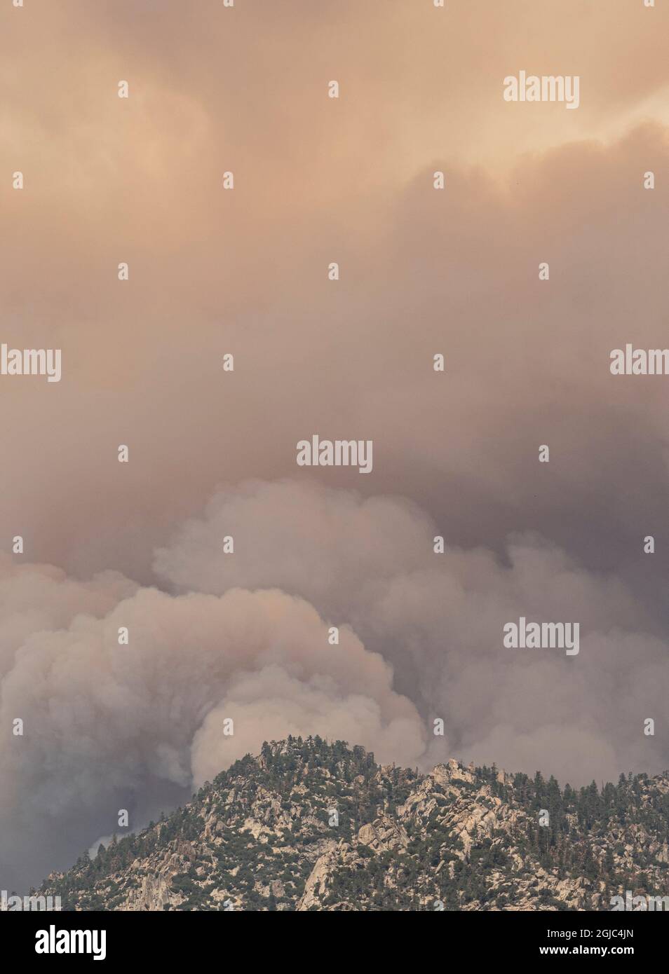 Smoke and fire clouds from wildfire at Black Mountain, Southern Sierra ...
