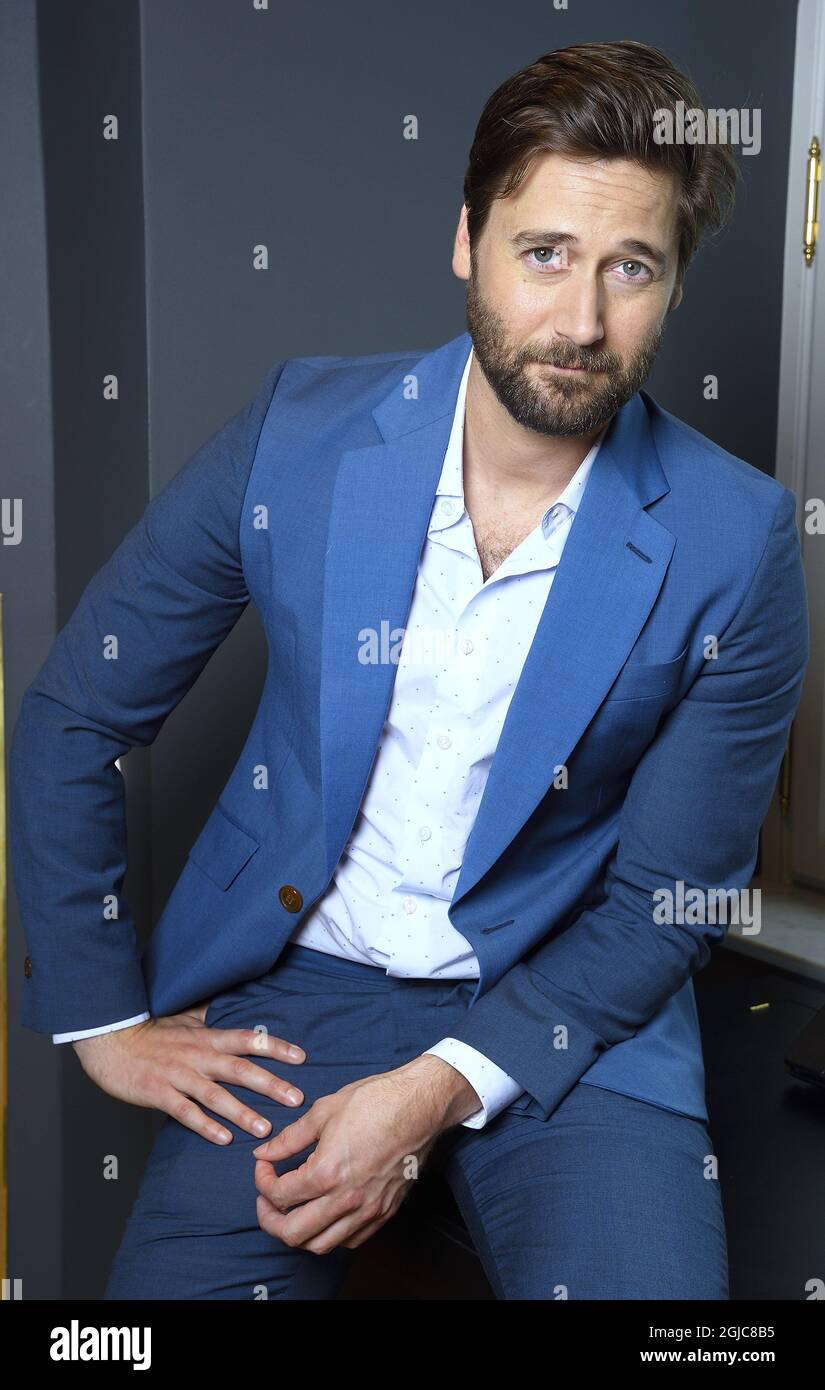 Ryan eggold in new amsterdam hi-res stock photography and images - Alamy
