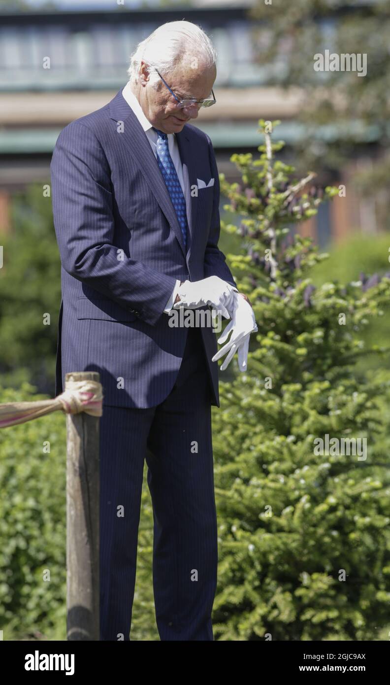 Sweden war red cross hi-res stock photography and images - Alamy