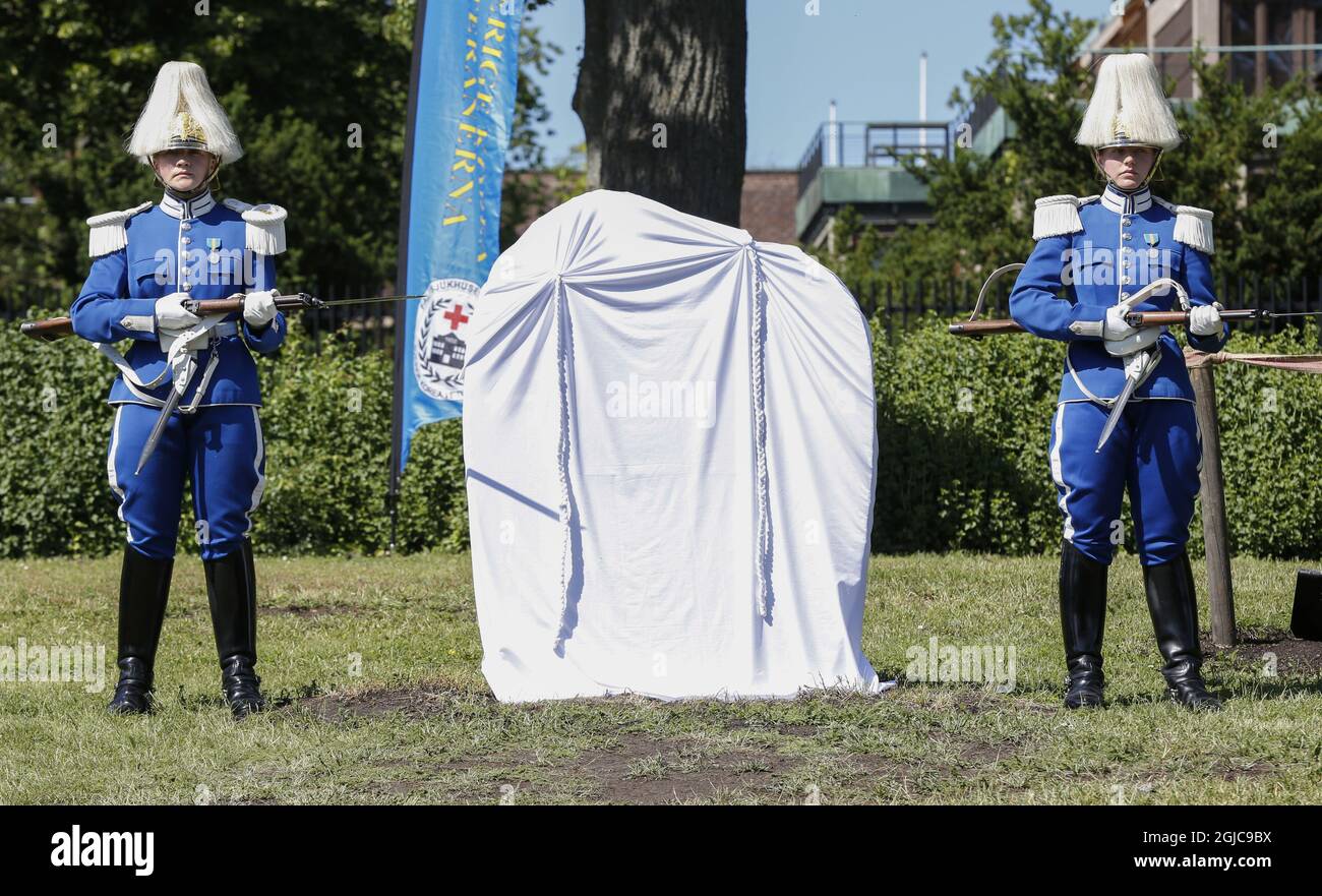 Sweden war red cross hi-res stock photography and images - Alamy