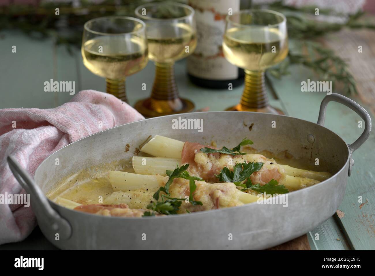 White sparragus cheese ham hi-res stock photography and images - Alamy