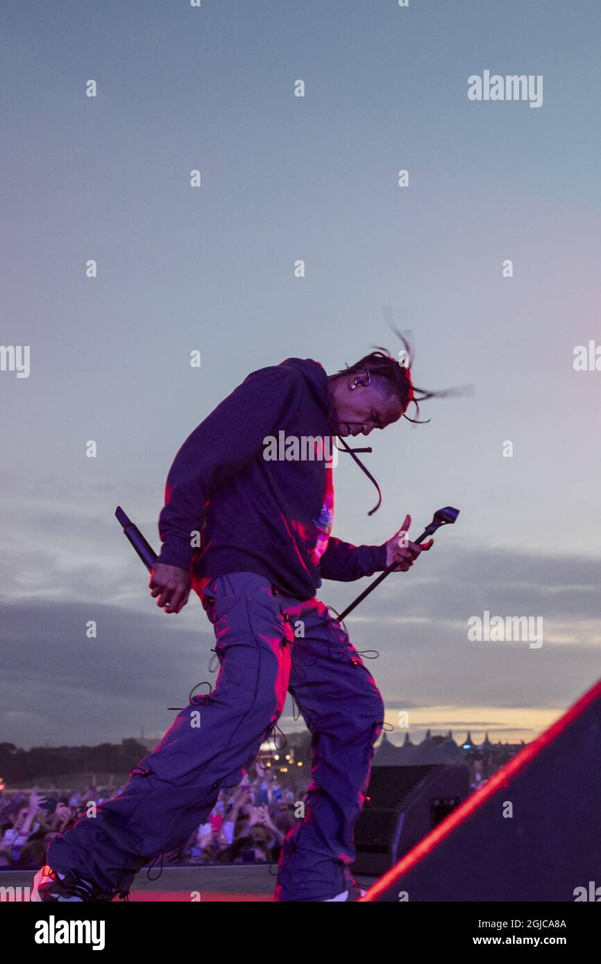 Travis scott performing on stage hi-res stock photography and images ...