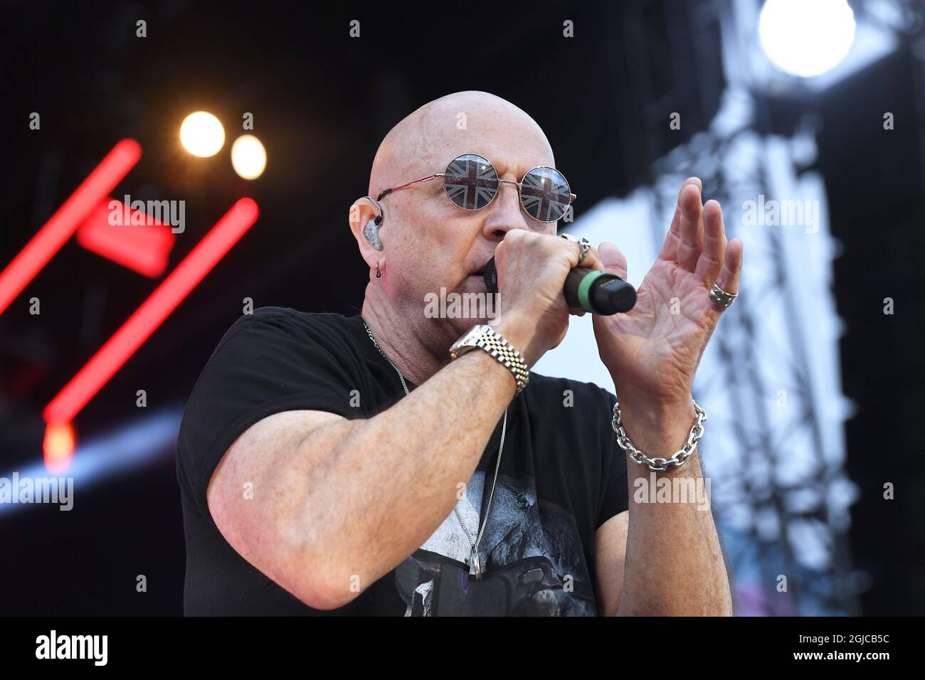 Fred fairbrass richard fairbrass right hi-res stock photography and ...