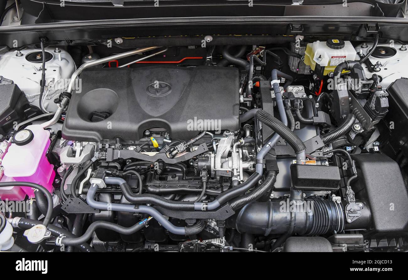 Toyota RAV4 AWD Executive street road vehicle traffic communication ...