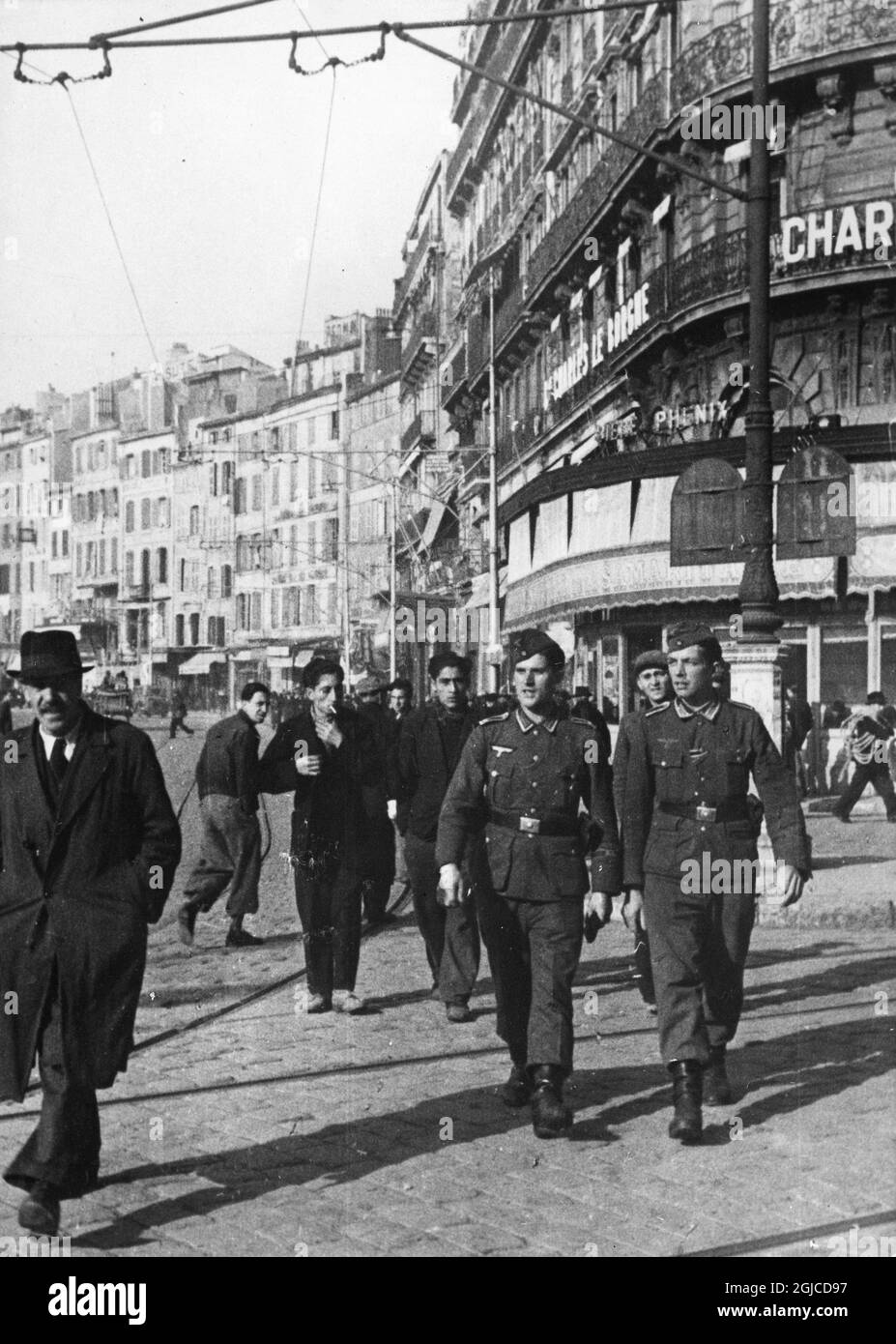 What to do in marseille Black and White Stock Photos & Images - Alamy