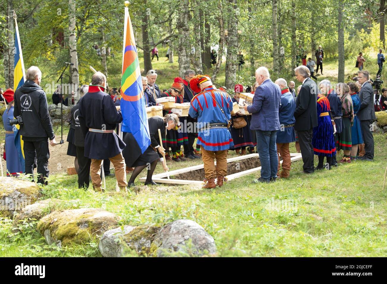The ceremony in which the skulls of 25 Sami people where reburied in ...