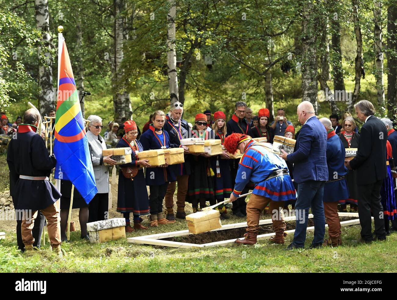The ceremony in which the skulls of 25 Sami people where reburied in ...