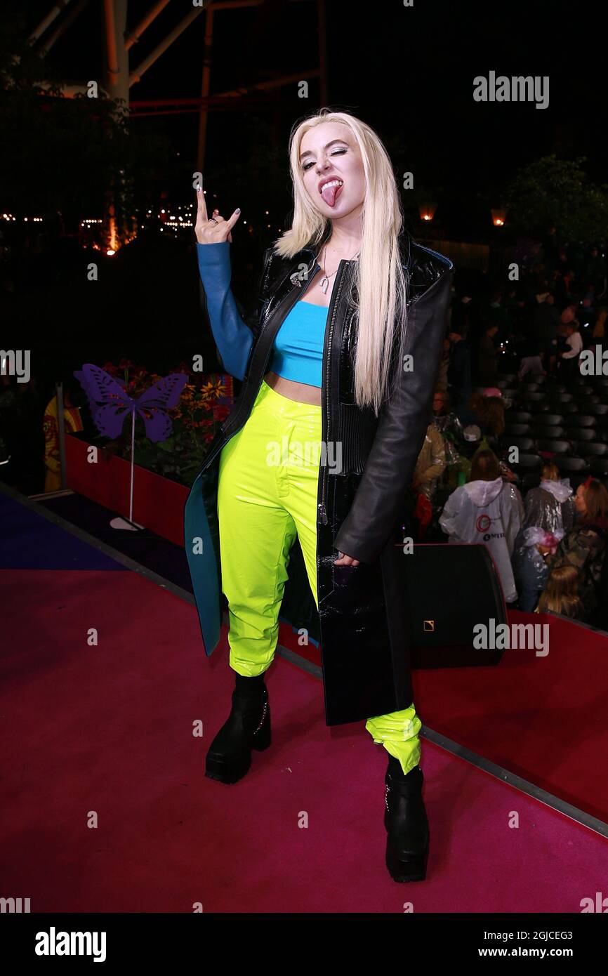 Ava max hi-res stock photography and images - Alamy