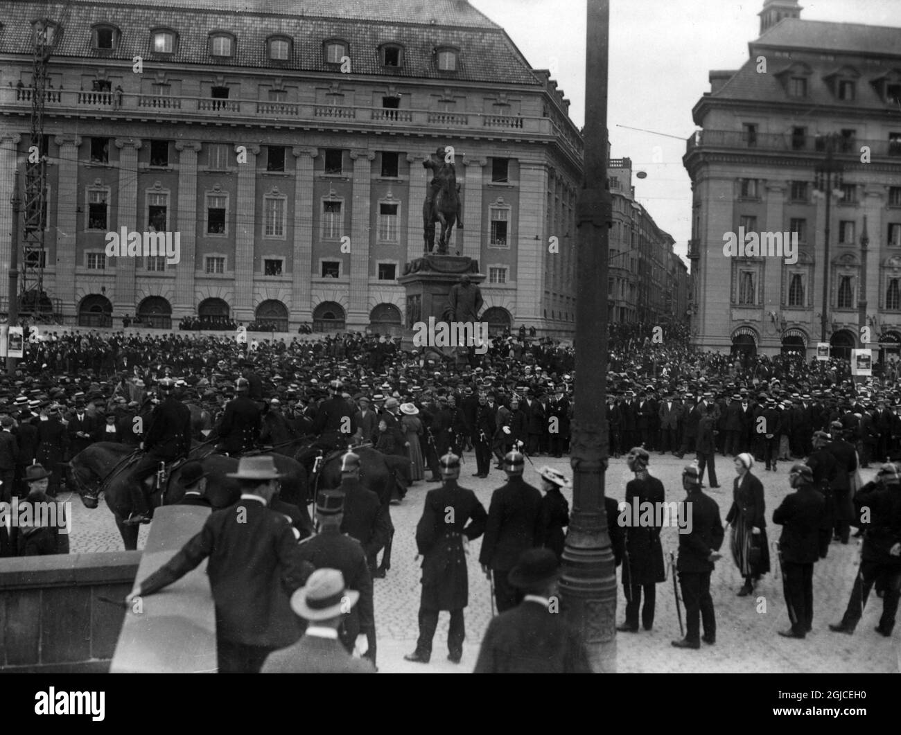 Tens of thousands of people have gathered at Gustav Adolf's square in ...