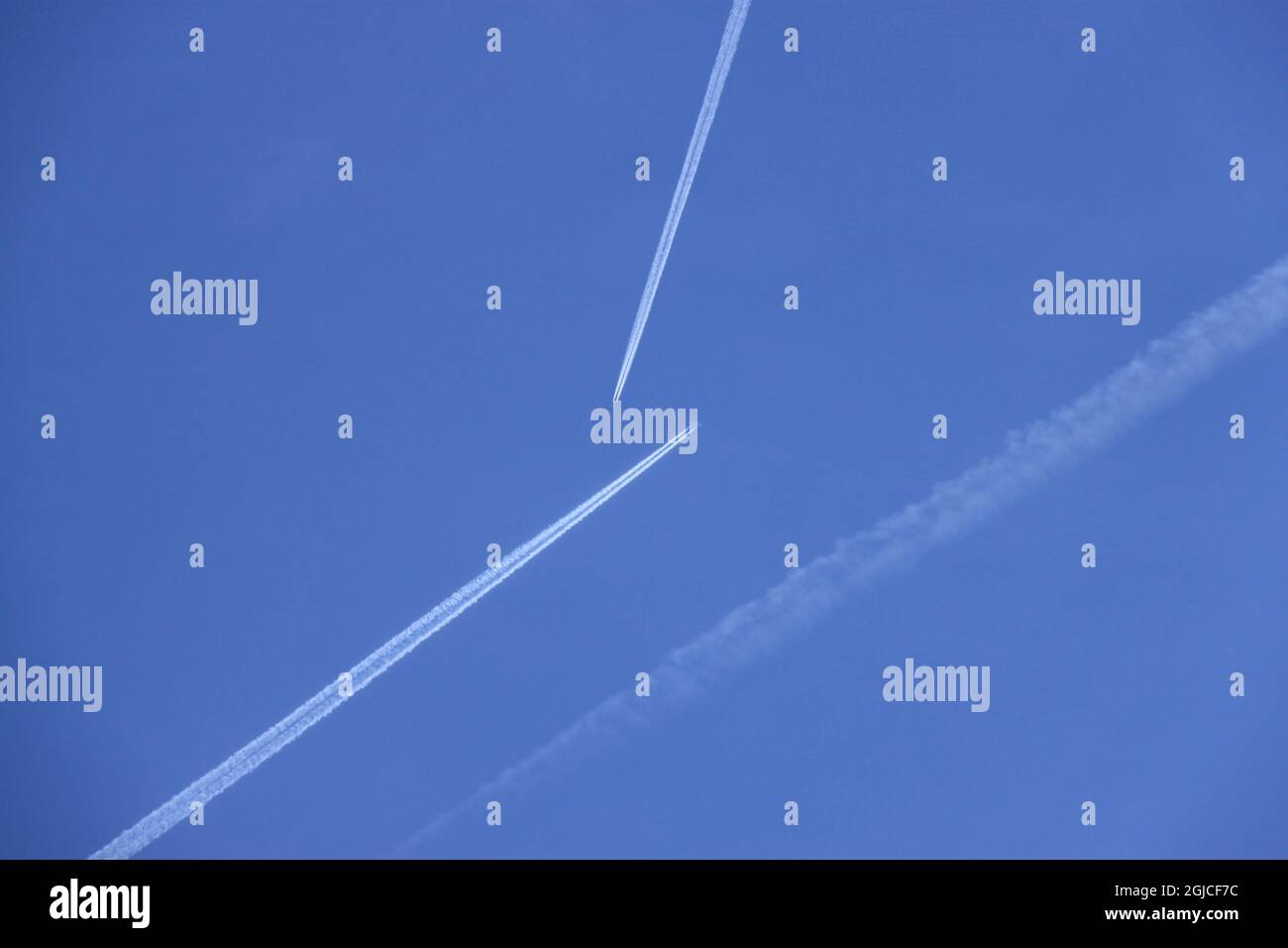 Plane exhaust hi-res stock photography and images - Alamy