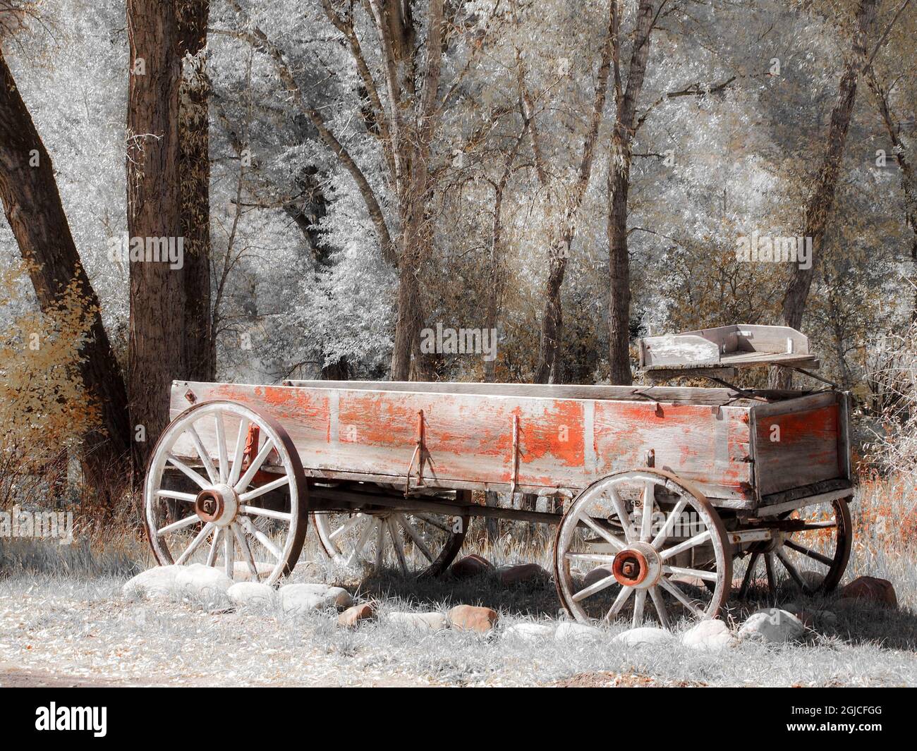Old red wagon hi-res stock photography and images - Alamy