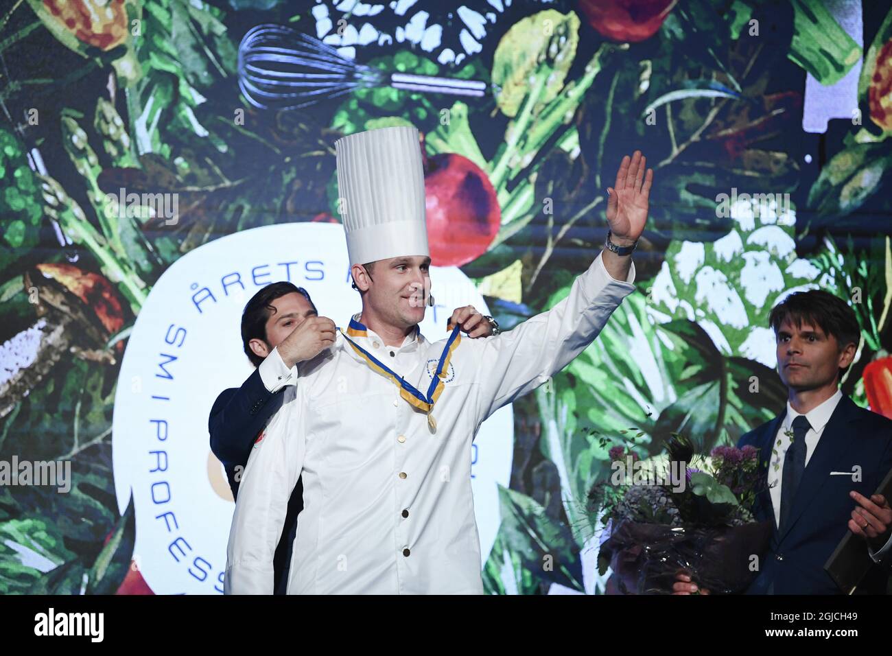 STOCKHOLM 2019-09-13 Chef Martin Moses is awarded first place by Prince ...