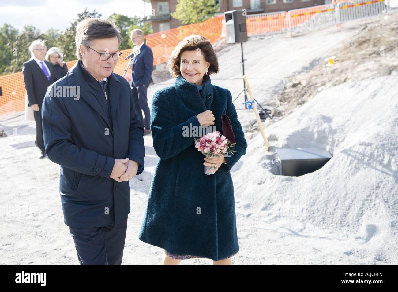 STOCKHOLM 20190917 Queen Silvia turns the first sod at the construction ...