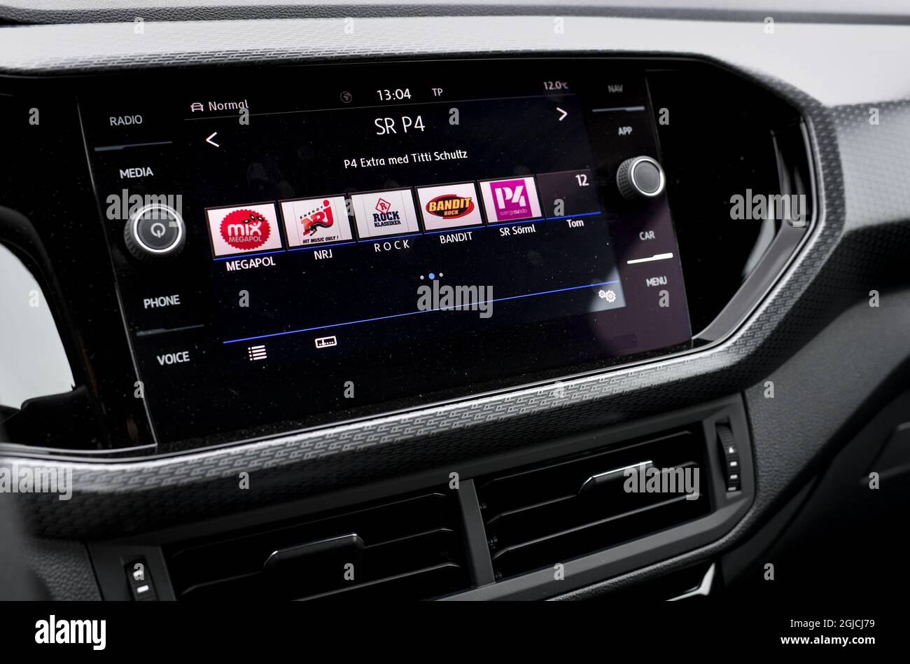 VW T-Cross 1,0 TSI street road vehicle traffic communication transport ...