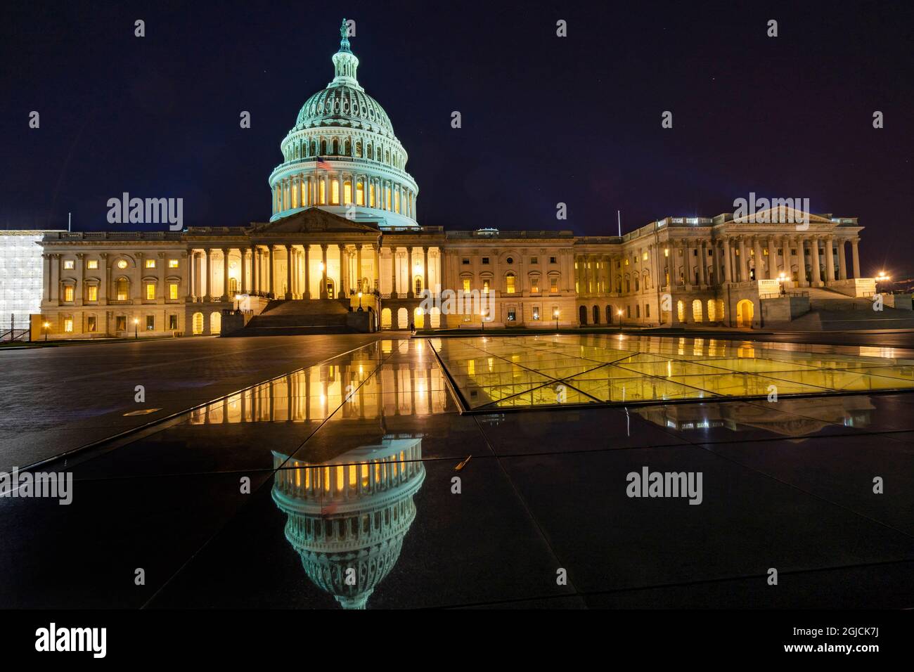 Washington evening star building hi-res stock photography and images ...