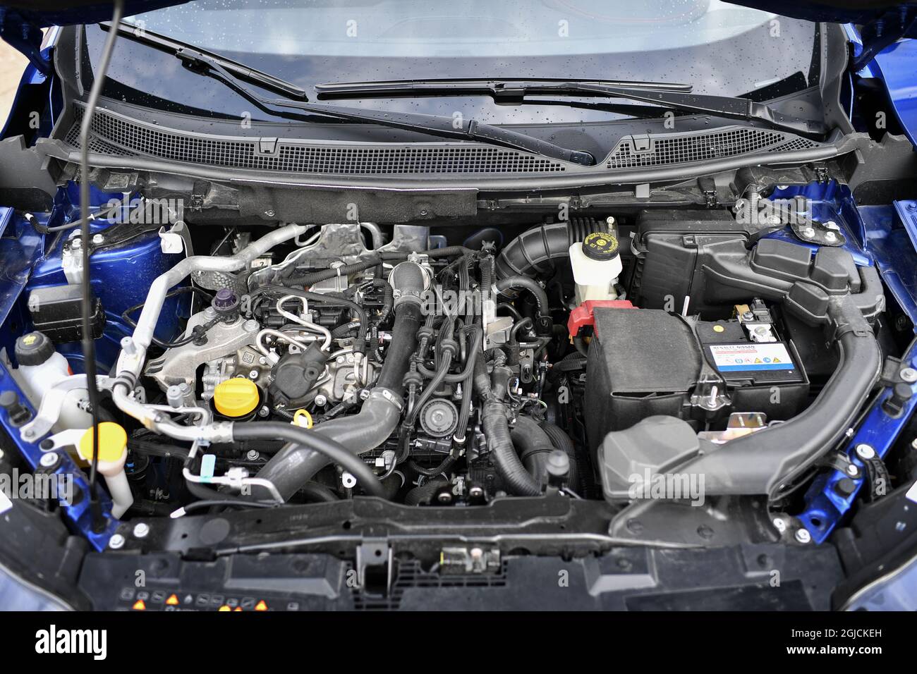 Renault Kadjar TCE street road vehicle traffic communication transport ...