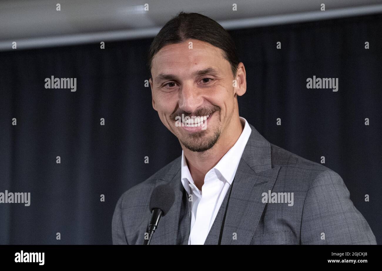 Swedish soccer star Zlatan Ibrahimovic (C) during the unveiling ...