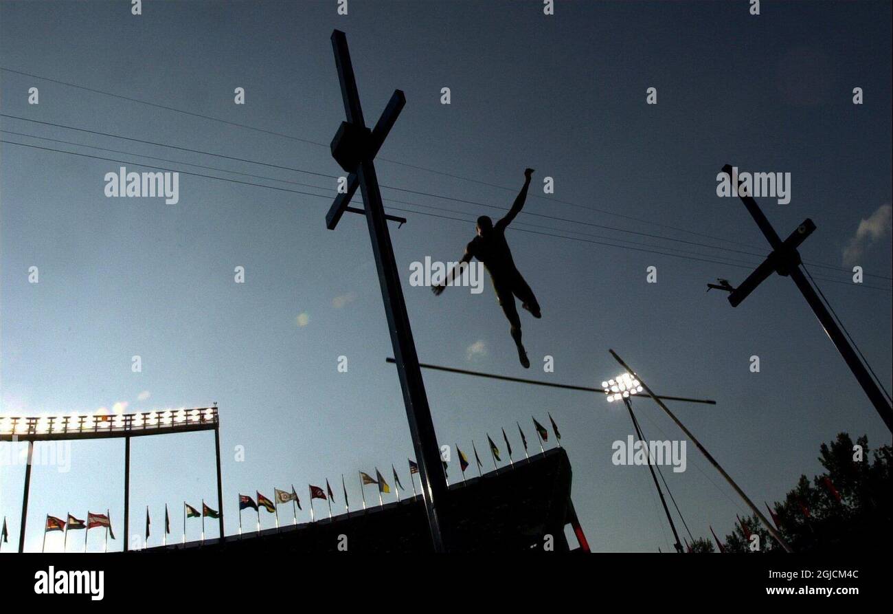 Pole Vault Gold Medalist Dimitri Markov in action Stock Photo - Alamy