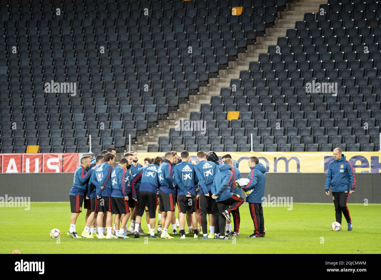 Spain's national soccer training euro hi-res stock photography and ...