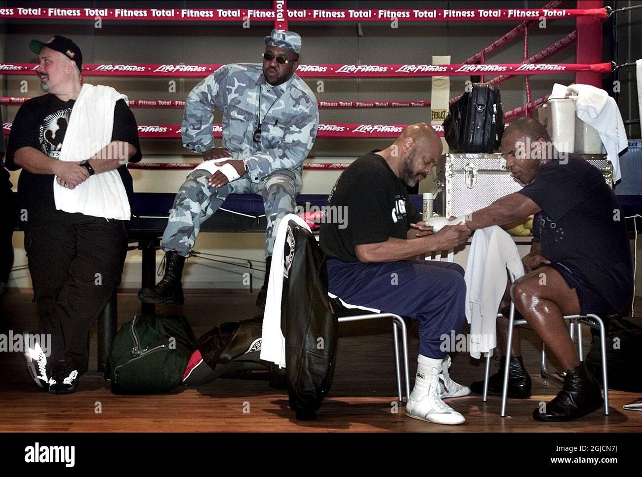 Mike tyson heavyweight boxing hi-res stock photography and images - Alamy