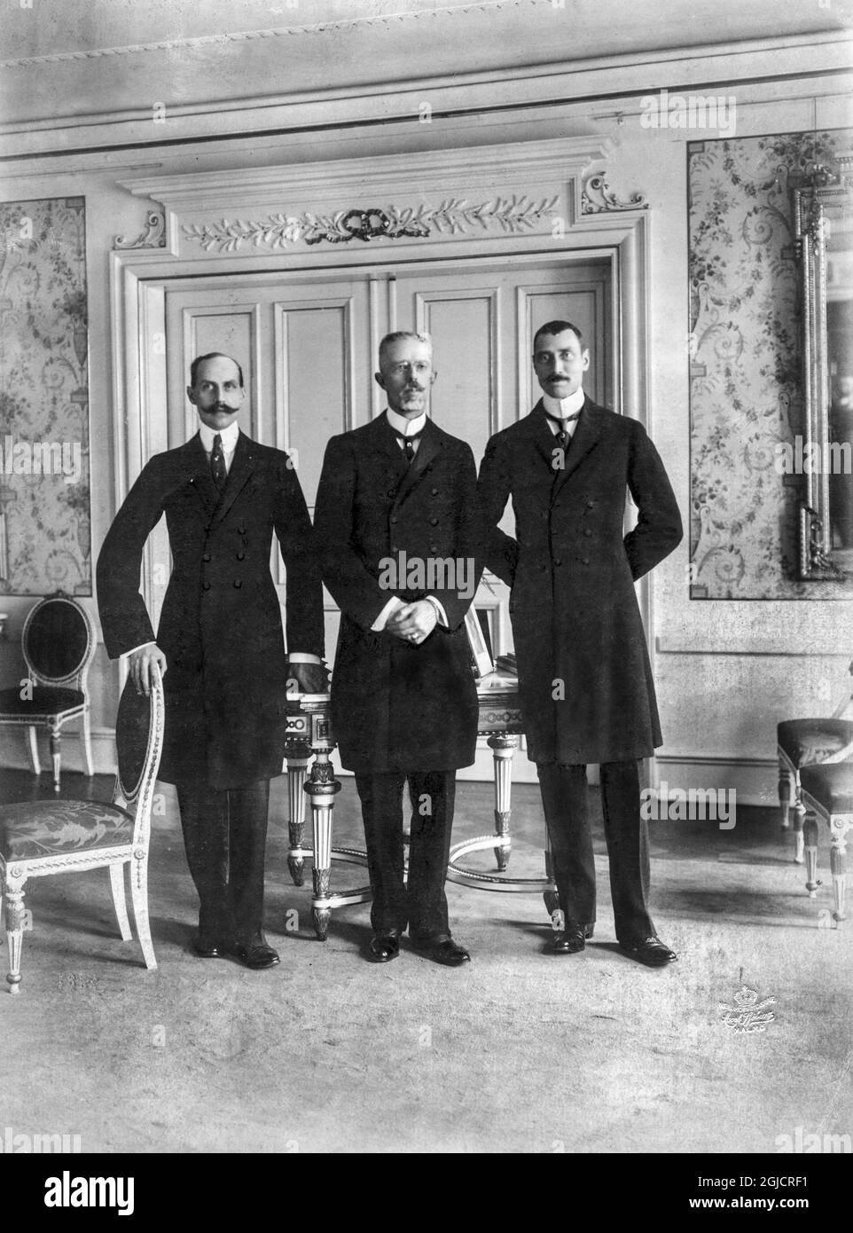 King gustaf v sweden hi-res stock photography and images - Alamy