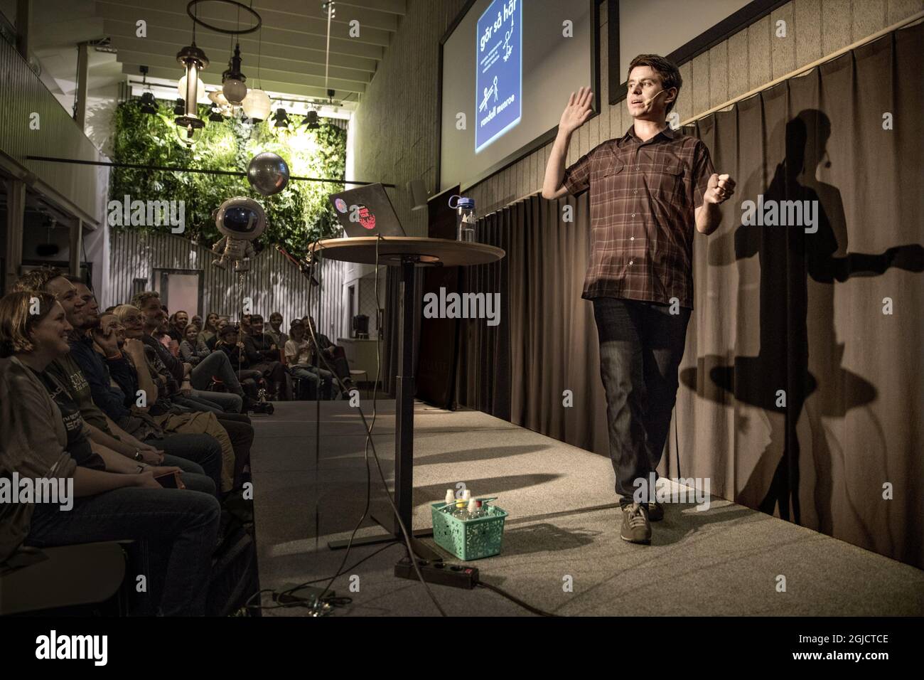 Randall Munroe, writer and cartoonist from USA. Creator of comic series ...