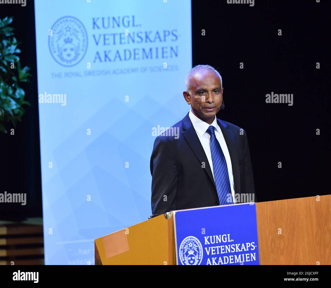 Arumugam Manthiram delivers Chemistry Laureate John B Goodenough's ...