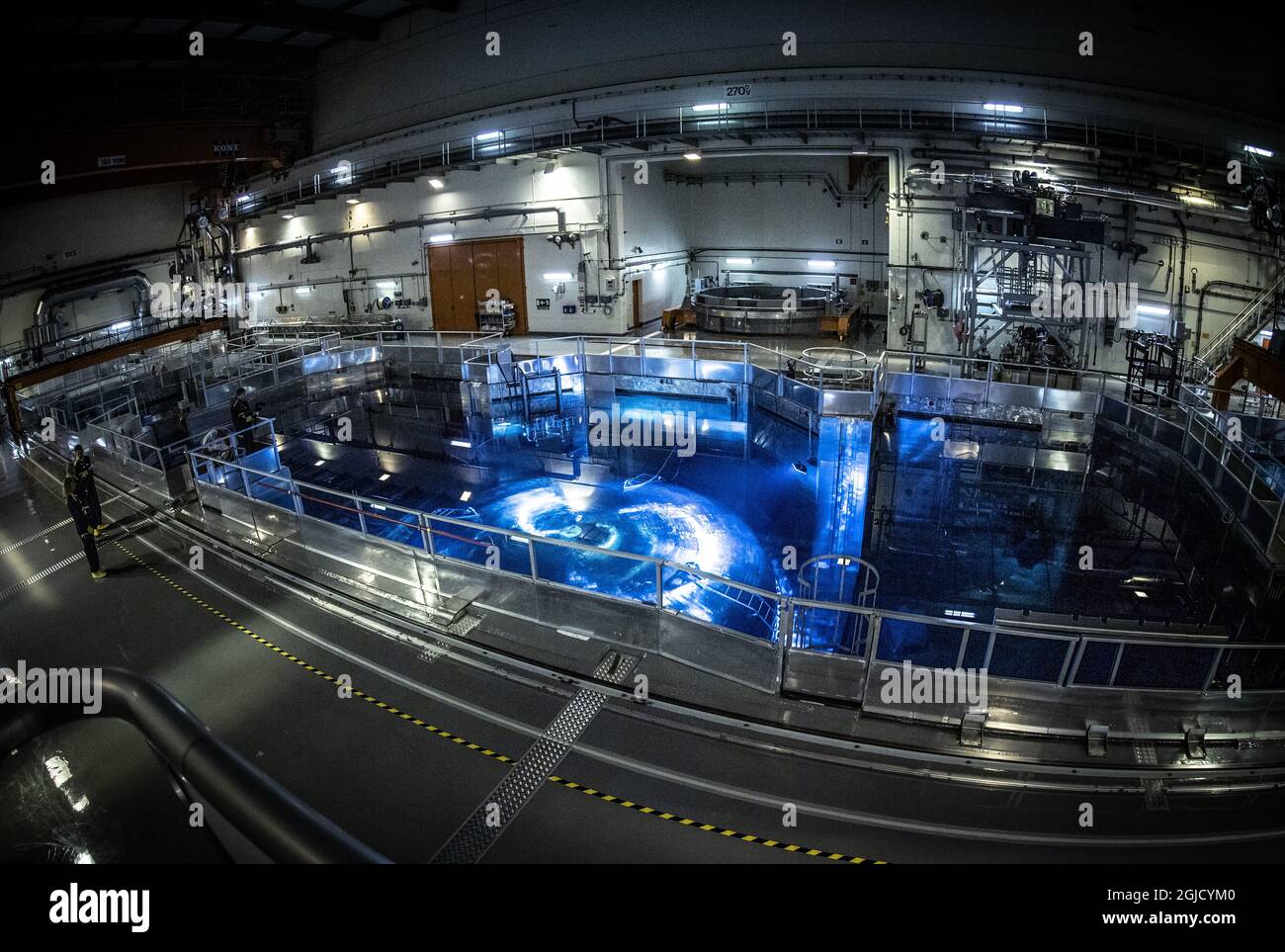 OSKARSHAMN 20190514 Nuclear plant turbine hall cap on the core Foto ...